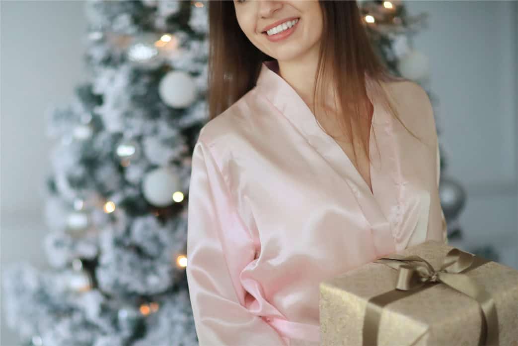 How to Gift Lingerie and Sleepwear – Tips and Advice – Shadowline Lingerie